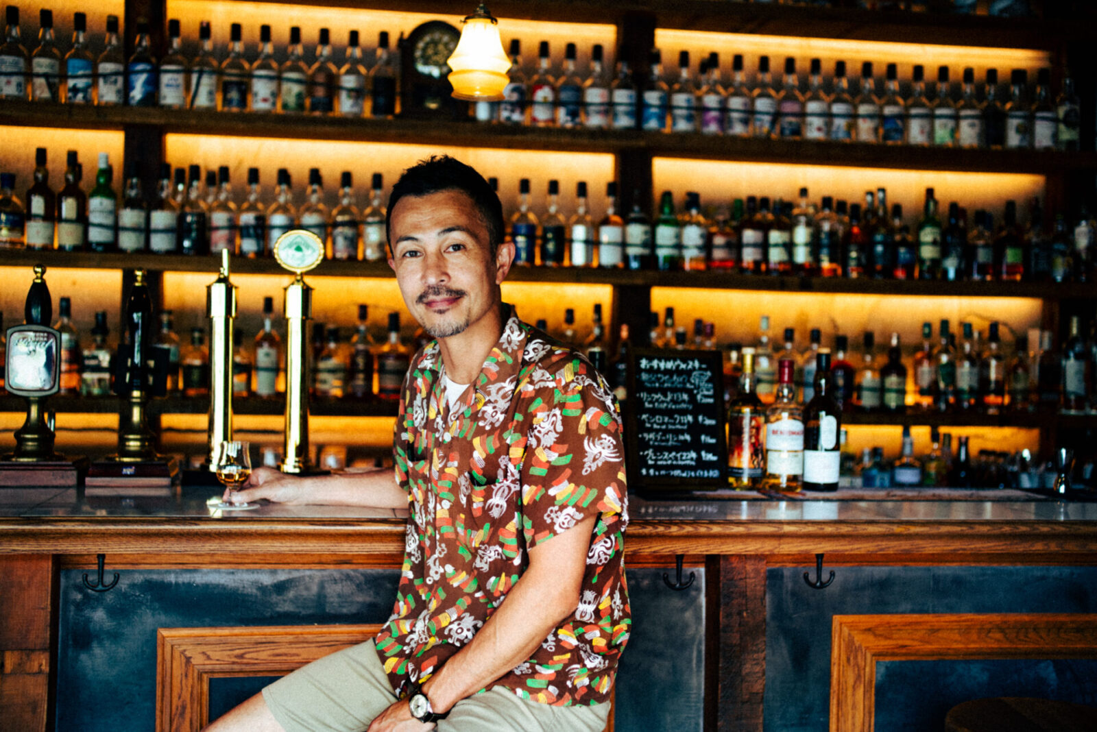 本場スコットランドで日本人が営むバーが、世界中のウイスキー通から愛される理由 | DIG THE TEA